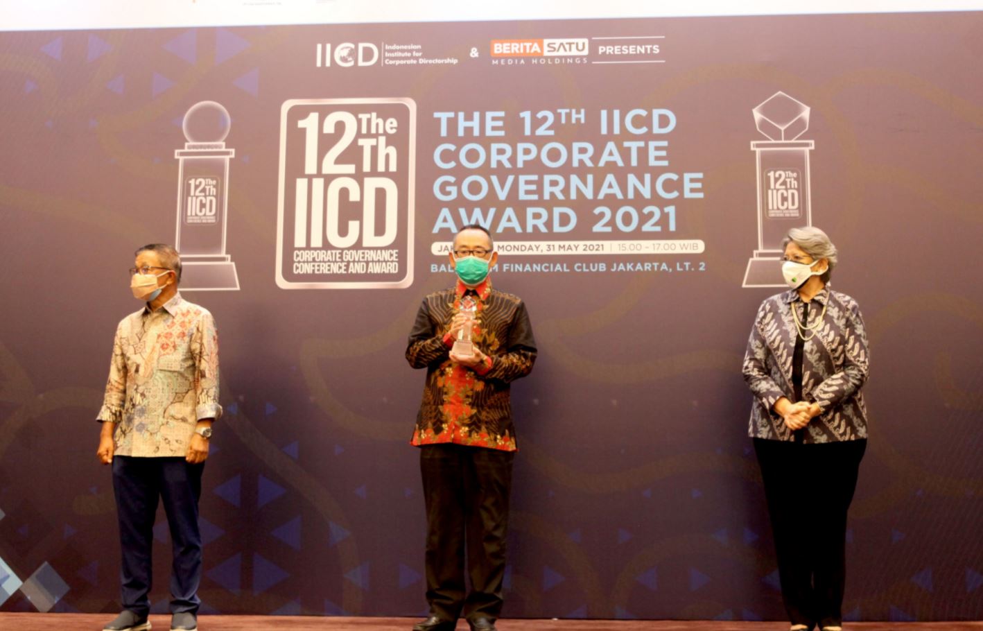 J Trust Bank Raih Penghargaan di The 12th IICD Corporate Governance ...
